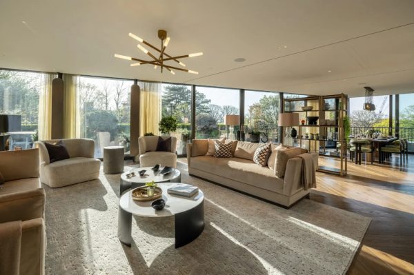 Ariana Grande’s Rented London Penthouse Hits the Market for £17M | The ...